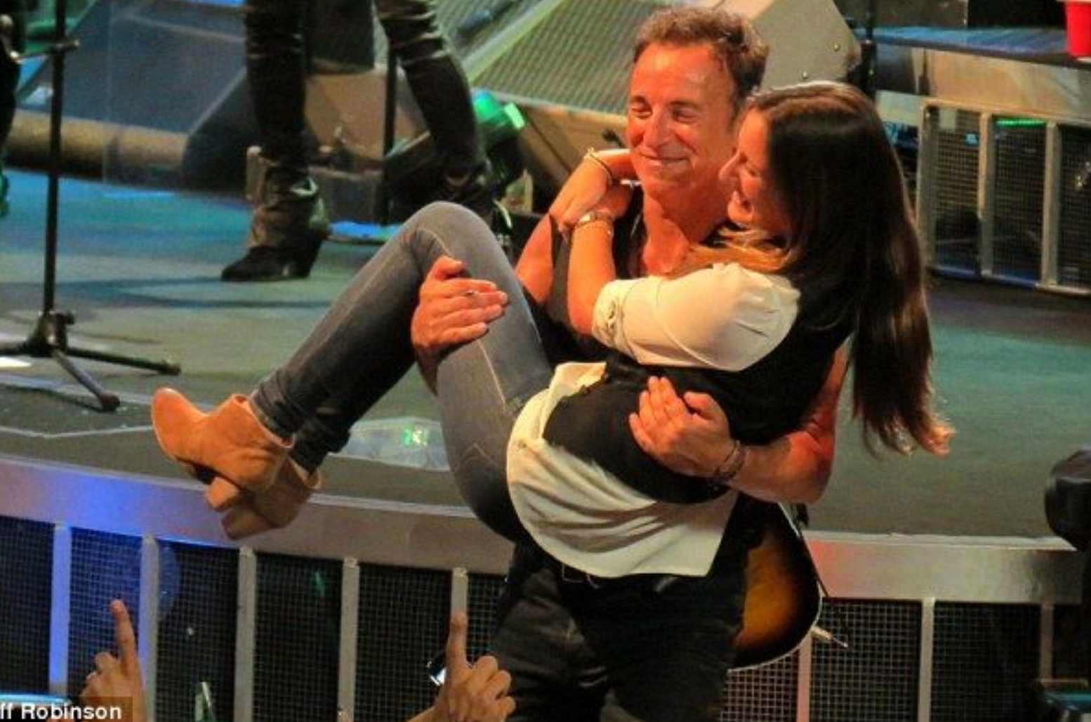 Bruce Springsteen’s Paris Dance with Daughter Jessica Becomes One of ...