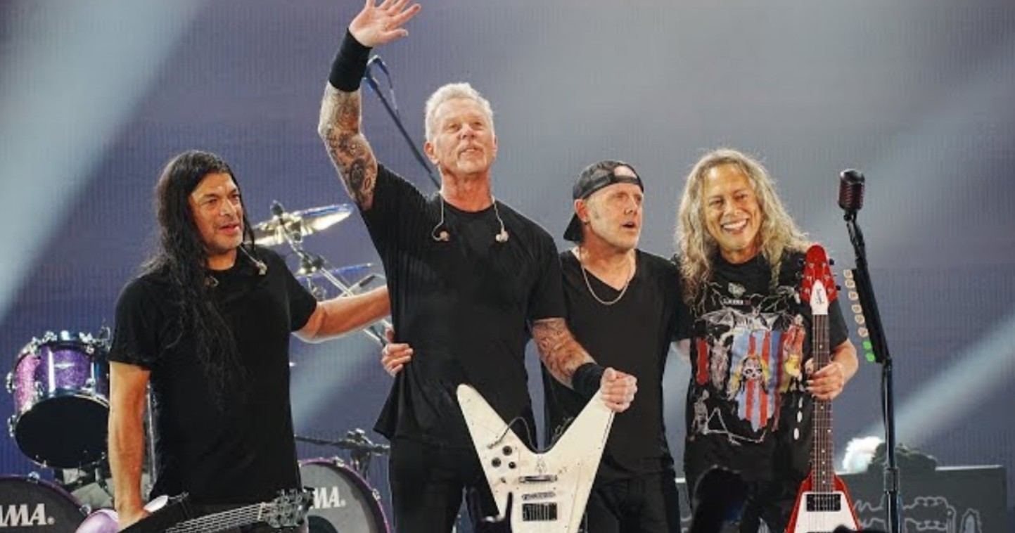 Metallica rocks Boston with surprise “Sweet Caroline” sing-along ...